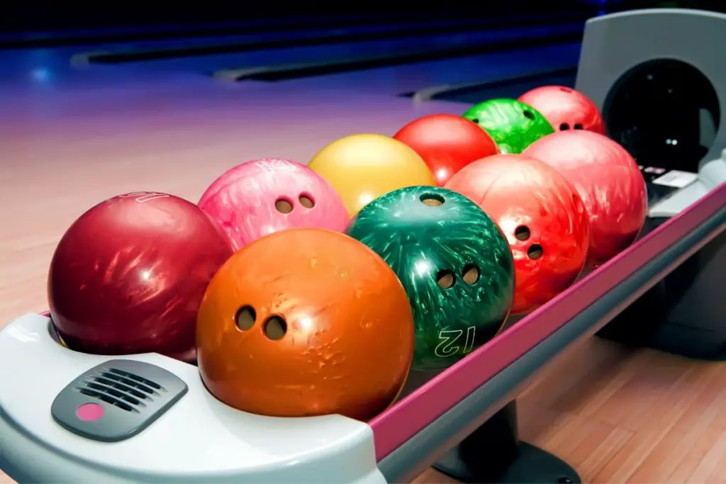 What Are Bowling Balls Made Of? Which Materials And Coverstocks To Look ...